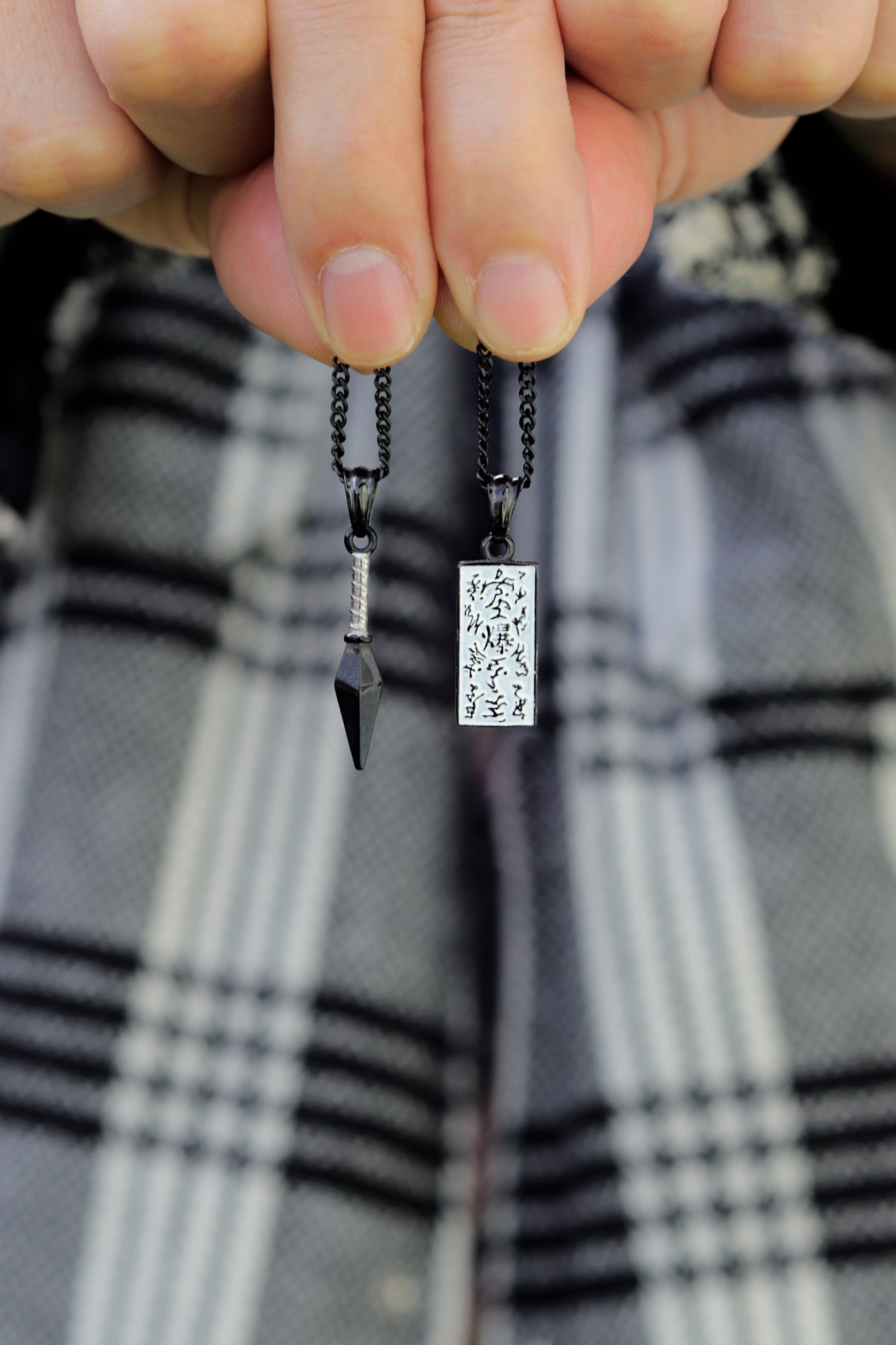 Naruto™ Paper Bomb Kunai Earrings Mister SFC $ 59.99 – MISTERVERSE